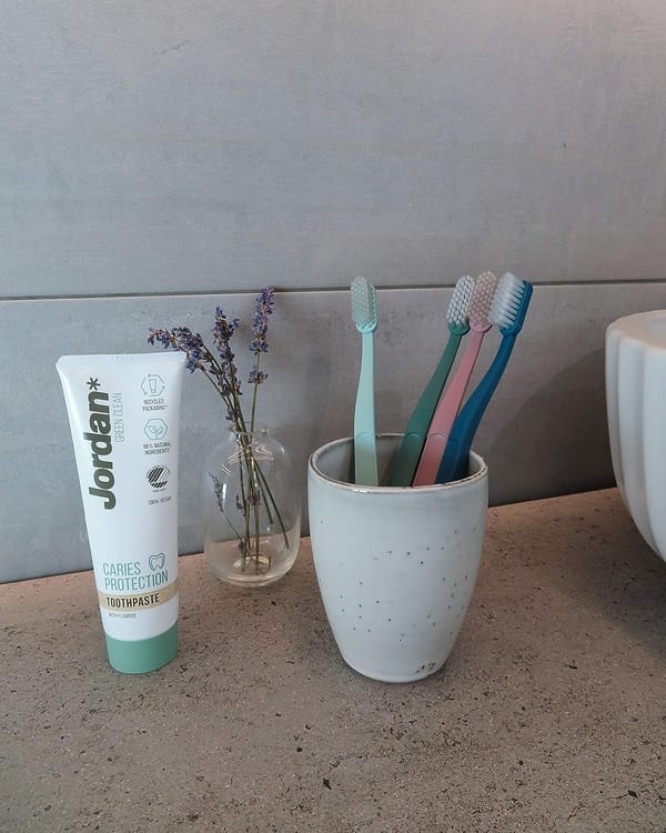 10 Sustainable and Eco Friendly Toothbrush Options